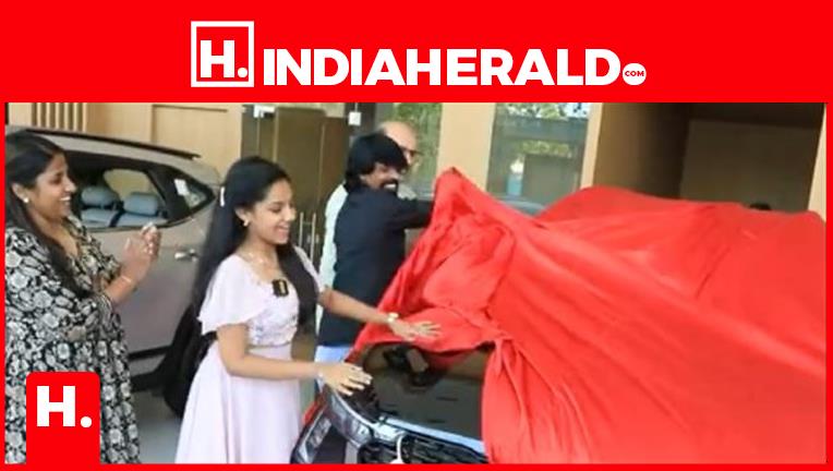 On Manasvi s 11th birthday, actor Kotachi gave a car as a