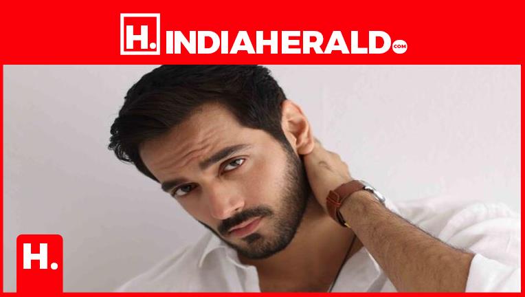 Pakistani actor got such a photoshoot done without clothes