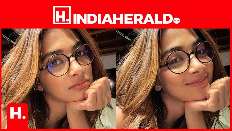 Pooja Hegde or Porn Star - PHOTOS