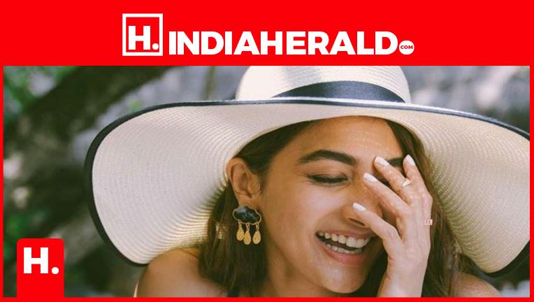 Pooja Hegde wants to do a movie like Mr and Mrs Smith