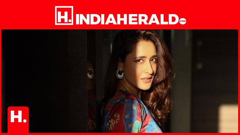 Pragya Sizzles In Marvelous Blue - Photos