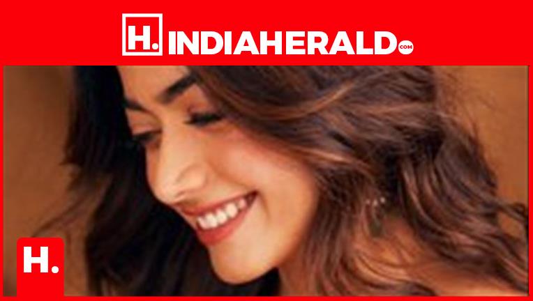 Rashmika exudes total desi vibe in ivory lehanga worth 4***