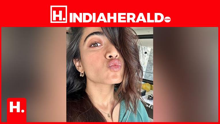 Rashmika shares Pout Selfie - Fans Zoom and Finds THIS