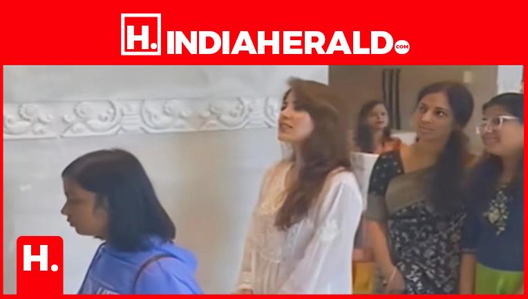 Rhea Chakraborty reached Dubai temple to celebrate New Year