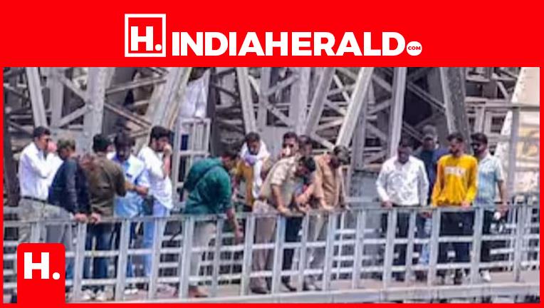 Salman Khan House Firing: Two Guns Recovered From Tapi Rive