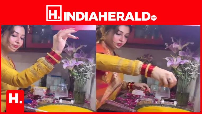 Sonarika was seen making halwa wearing a suit and salwar