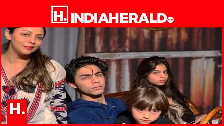 Suhana Khan in a skin-fit wear