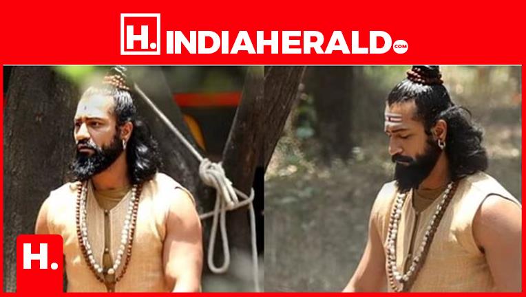 Vicky Kaushal s picture from the set of Chaava went viral