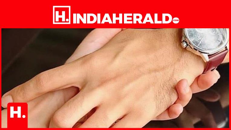 Vijay Devarakonda’s Hand-In-Hand Pic Creates Storm