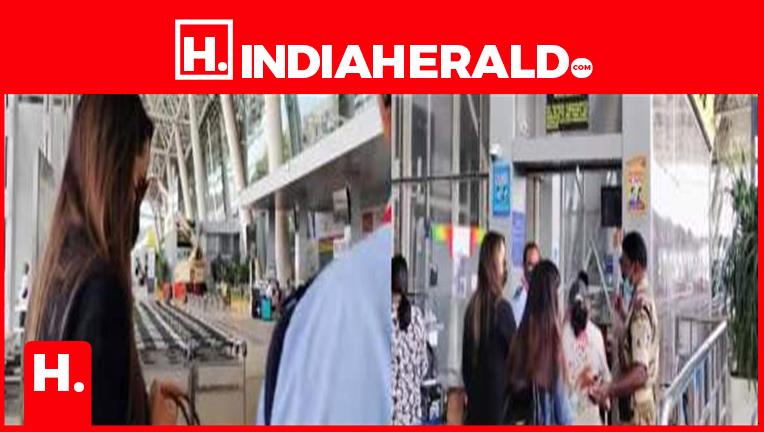 What happened to Trisha at Chennai airport..? Angry fans..