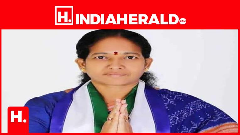 వైసీపీ విక్టరీ: పాల కొండ పై జెండా పాతేది కళావతేనా.?