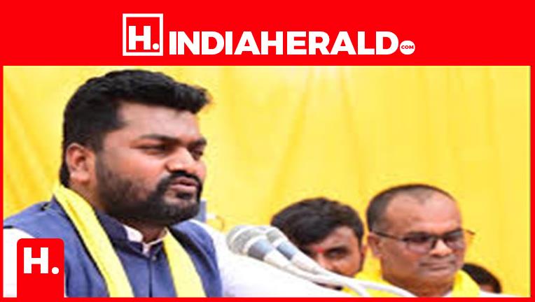 Arvind Rajbhar got angry at Akhilesh Yadav over Maha Kumbh.