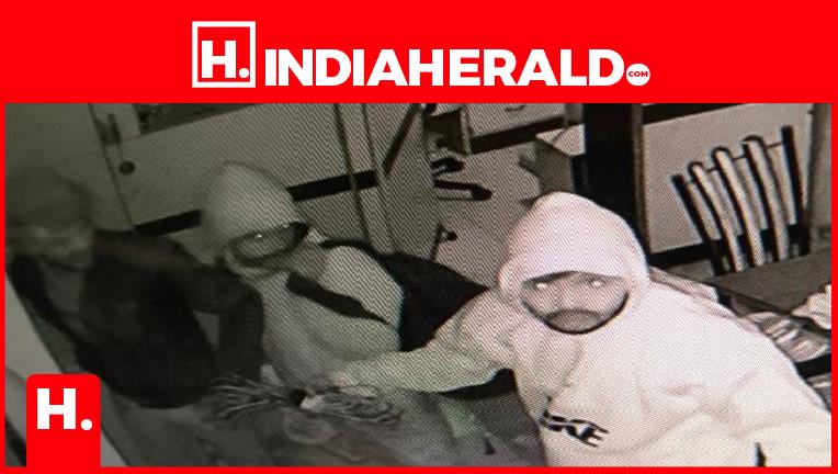 CCTV footage of bank robbery surfaced, thieves seen stealing