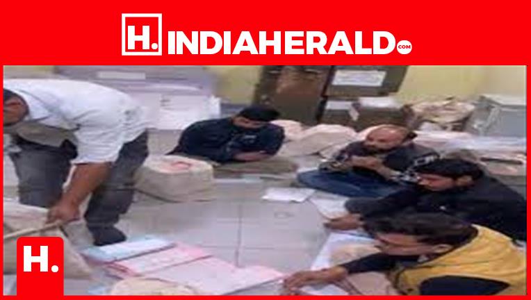 Collector reached the strong room amid Balaghat postal ball