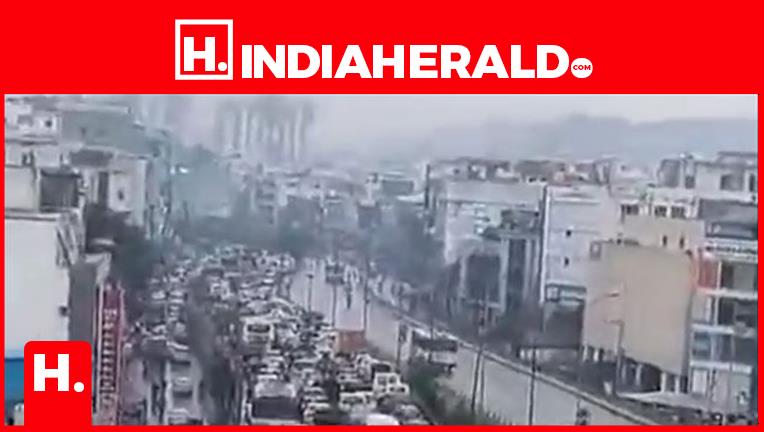 Gutsy Winds, Heavy Rains, Unbearable Traffic in Telangana H