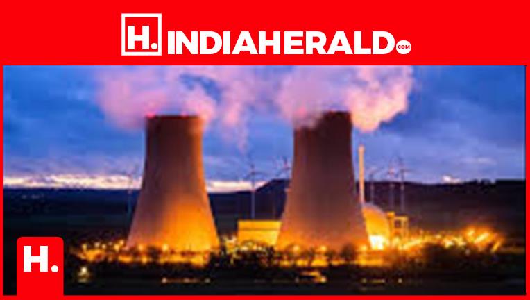 How many nuclear reactors are there in India?