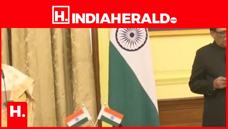 Raj Kumar Goel Takes CIC Oath