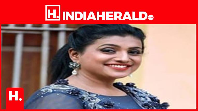 Roja as a social media star.. From the colorful world to