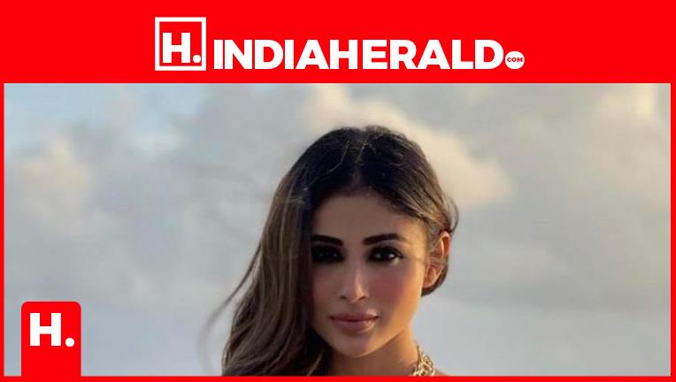 Mouni Roy Images Collection