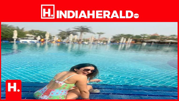 Rakul s Sizzling Poolside Photo Breaks the Internet.