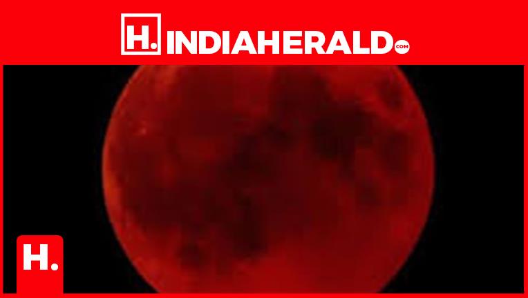Moon Will Turn Red on Holi Eve for ~58 Minutes