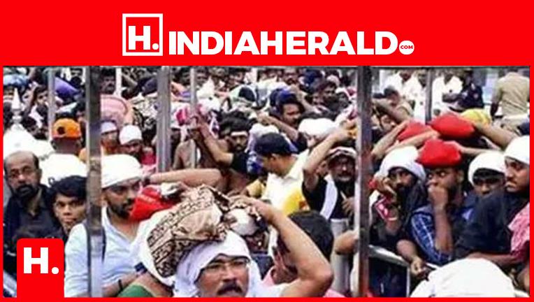 More than 1 lakh devoteed throng Kerala temple???