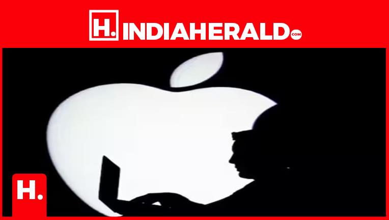 Apple Planning To Launch Massive 20-Inch Foldable MacBook,