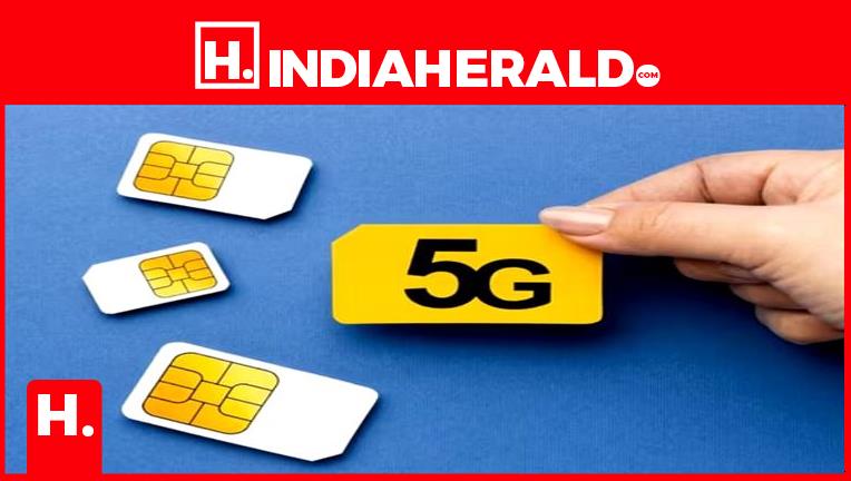 How does the SIM card in a mobile work?
