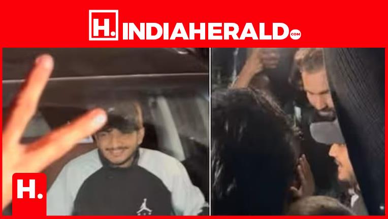 BB 17 winner Munawar Faruqui mobbed as he leaves restaura