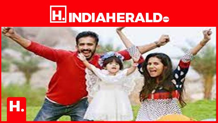 Do you know how uniquely anchor Ravi proposed to Nithya?