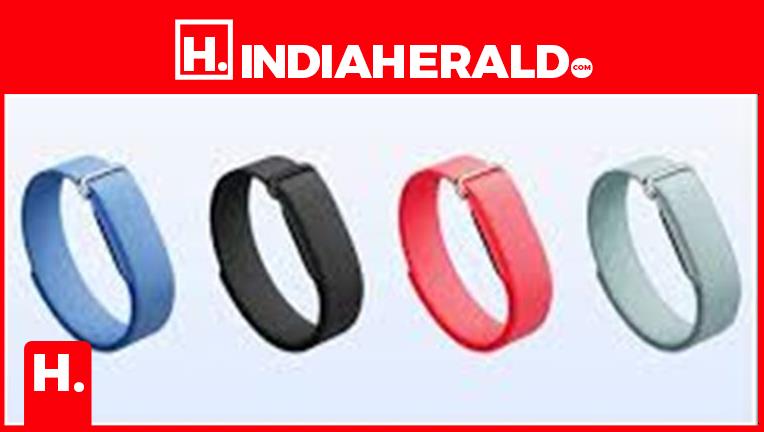 No Screen, No Notification Hassles Google’s “Fitbit Air” C