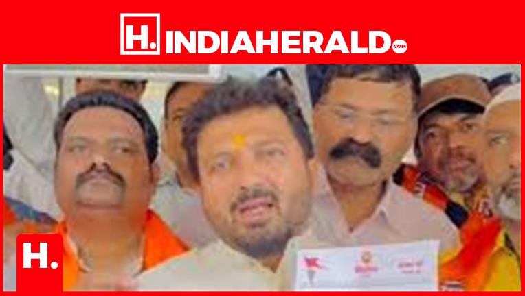Shiv Sena UBT raised many questions, know whole controversy?
