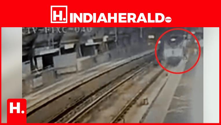 Shocking Video: Man Jumps Before Hyderabad Metro Shocking Video: Man Jumps Before Hyderabad Metro