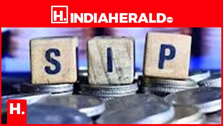 Tiny SIP, Big Dream: How ₹100 a Month Can Grow Into ₹10 Lakh
