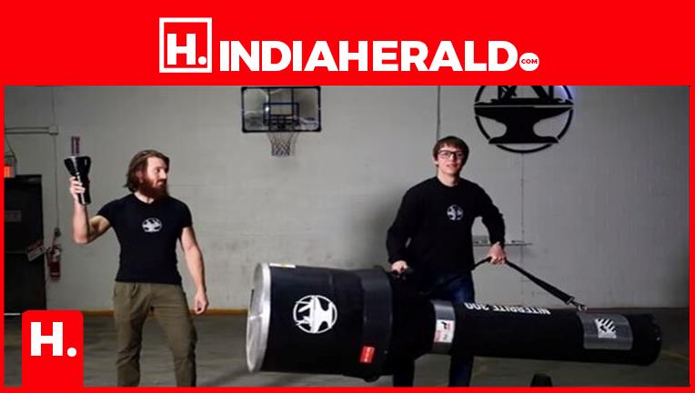 Viral Video- Making of World s brightest light ever.
