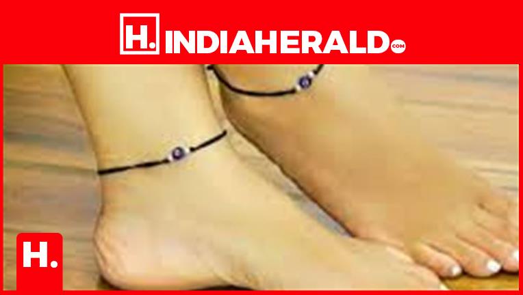 Why Do People Tie Black Thread Around the Ankles? The Meani